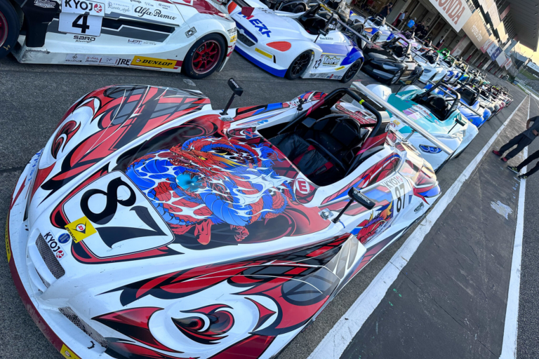 レース入門者からベテランまで楽しめる「本格派レーシングカー」VITAの魅力 - &Race