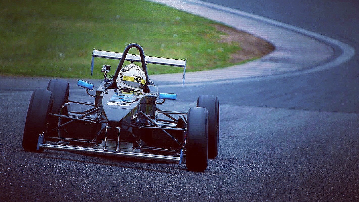 登竜門のジュニアフォーミュラSuper FJ｜走らせ方と魅力まで解説！ - &Race