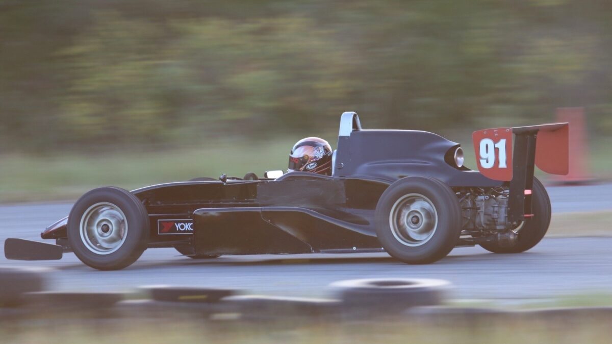 登竜門のジュニアフォーミュラSuper FJ｜走らせ方と魅力まで解説！ - &Race